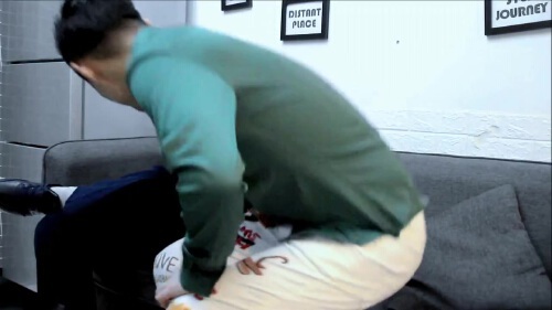 搞笑:女朋友怀孕了,男子告诉父亲之后悲伤了,结局好搞笑