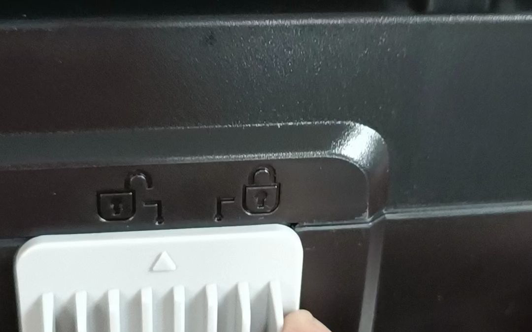 爱普生v600照片扫描仪 镜头锁打开注意事项