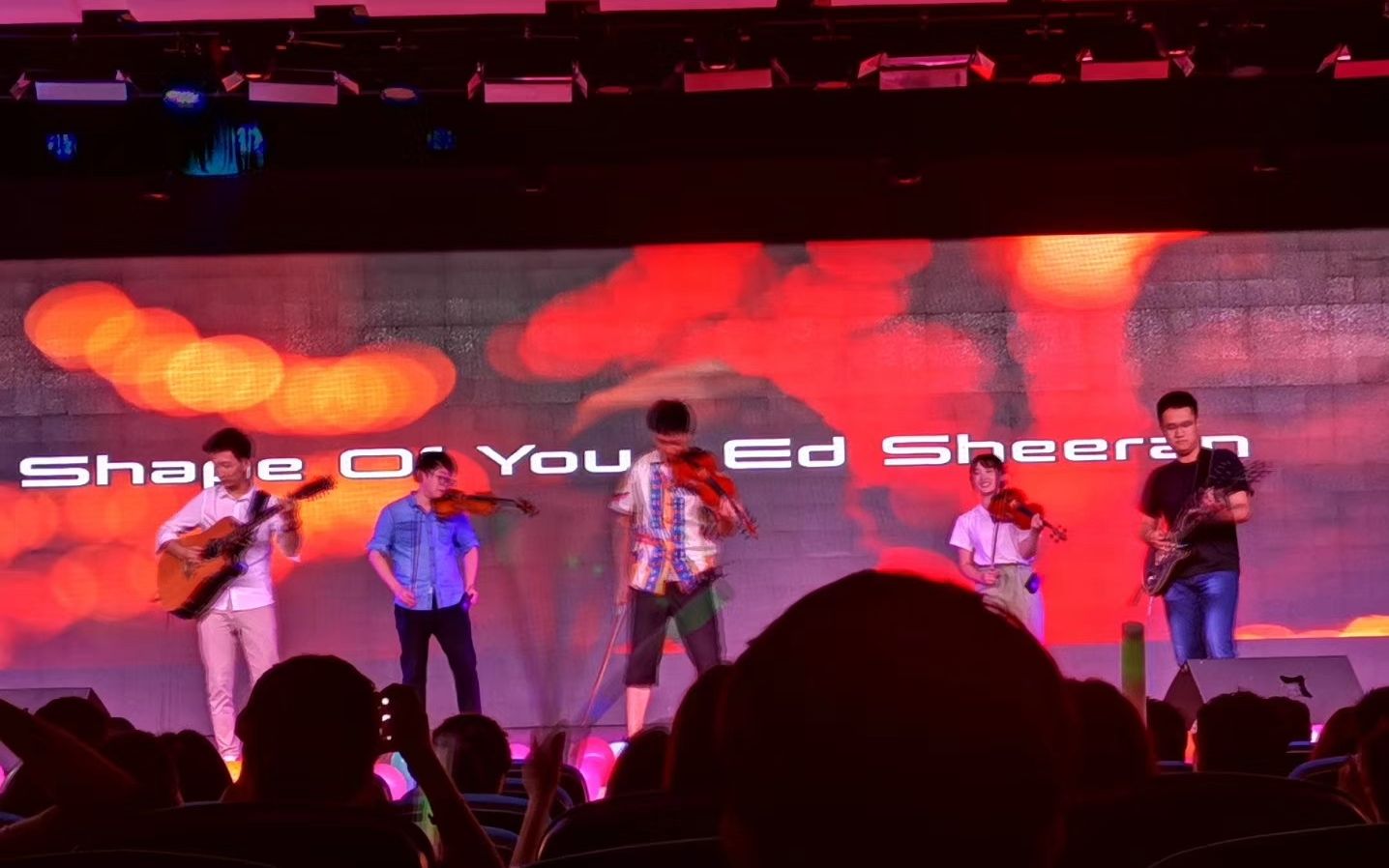 【毕业晚会】这里有你所熟悉的旋律