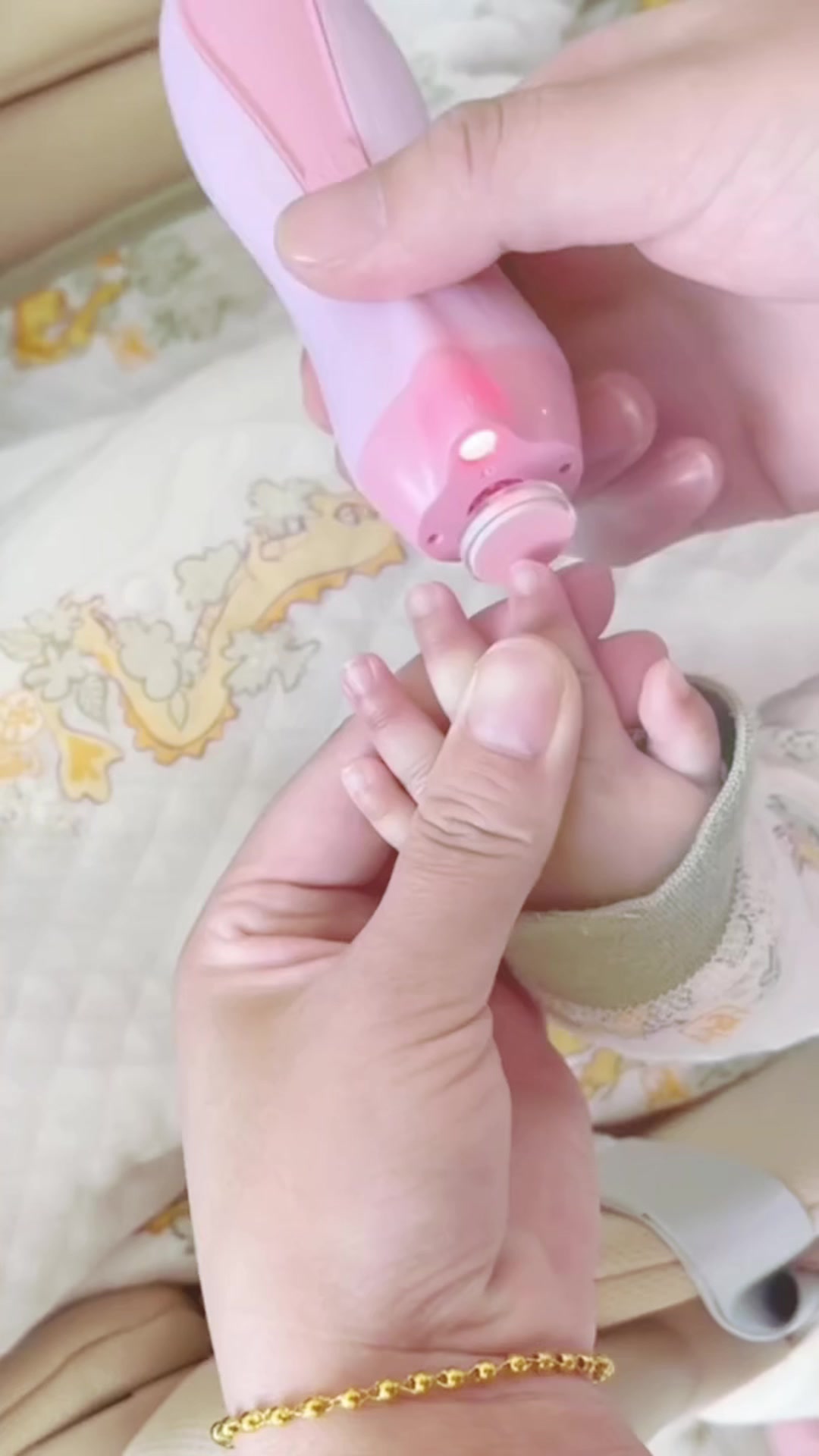 婴儿指甲剪套装电动磨甲器新生儿新生宝宝指甲钳刀指甲磨甲器用品