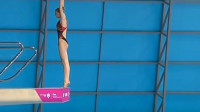 美女跳水的精彩跳水瞬间,姿势动作到位,堪称完美