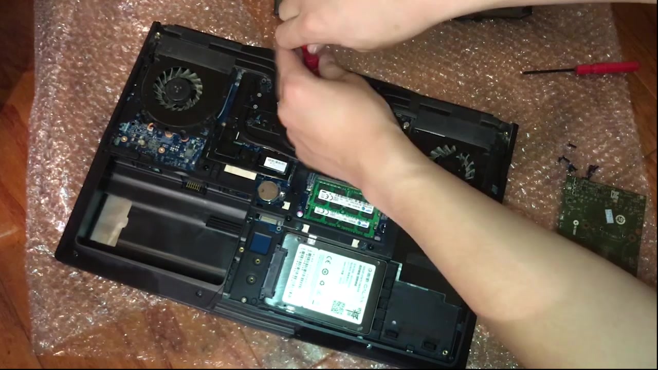 笔记本装机EP.2 这次是完整的装机过程了