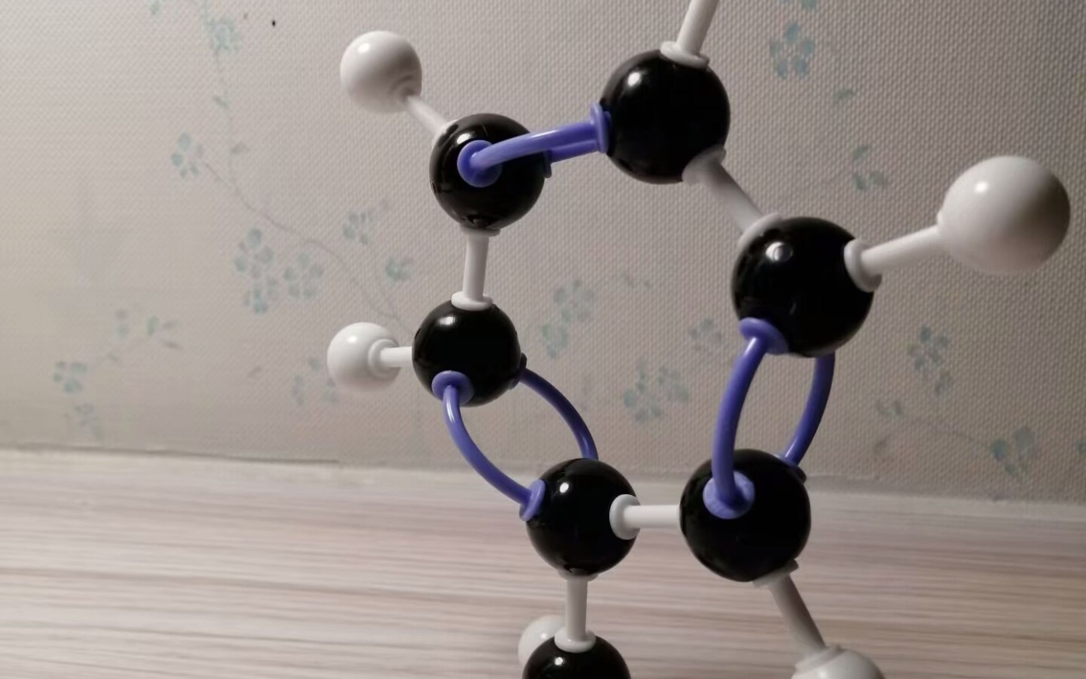 甲苯苯环绕碳碳单键旋转10秒()