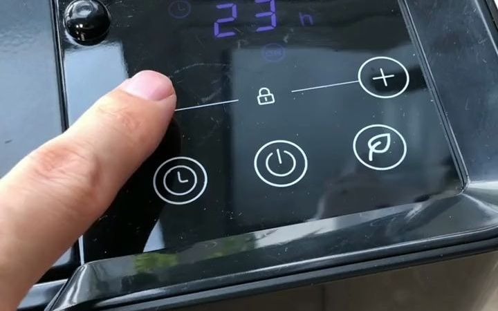 艾美特的踢脚线取暖器真的太舒服了,无光无声,不干燥,还防水2