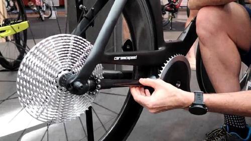 这自行车没有链条,却比一般车更省力,什么原理?