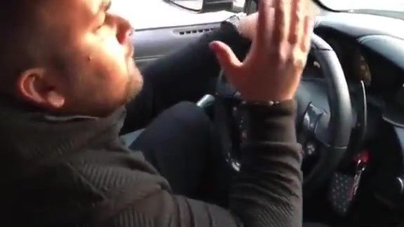 跑车正确的拨片换挡姿势,姿势要帅速度要快