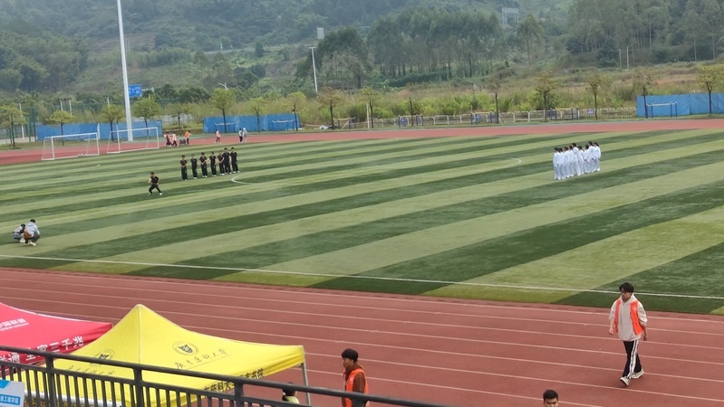 广东药科大学云浮校区校庆运动会开幕表演,这双截棍不错啊
