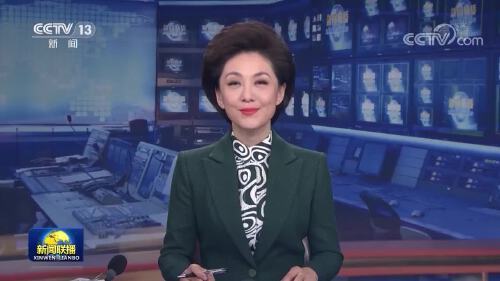 大工匠常晓飞可以用比头还细刻刀刀头在径15毫米的金属上刻字被家...