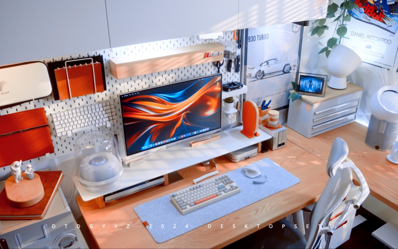 「桌面美学」转角L型桌搭丨Mac➕Windows丨原木风格桌面布置丨...