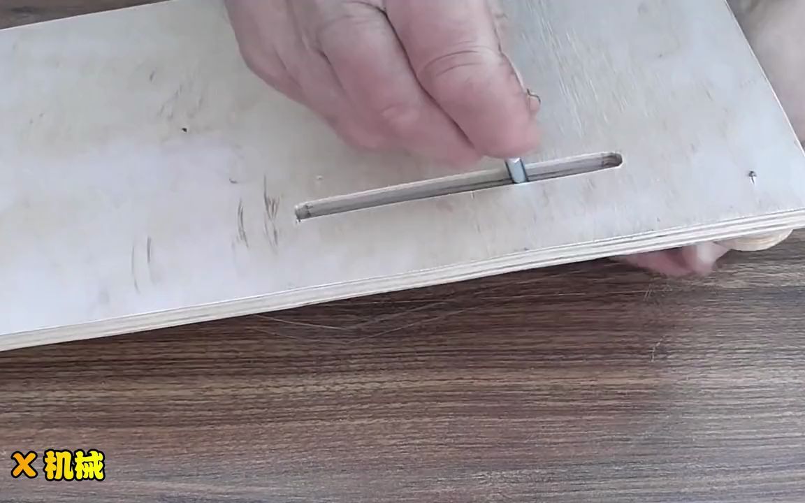 小伙无意中发现电钻新用法,这妥妥的黑科技,用过的人都说好!