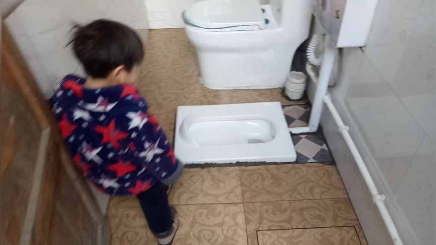 大家关心的农村厕所改造 现在厕所已经使用了 看看花钱改造的效果