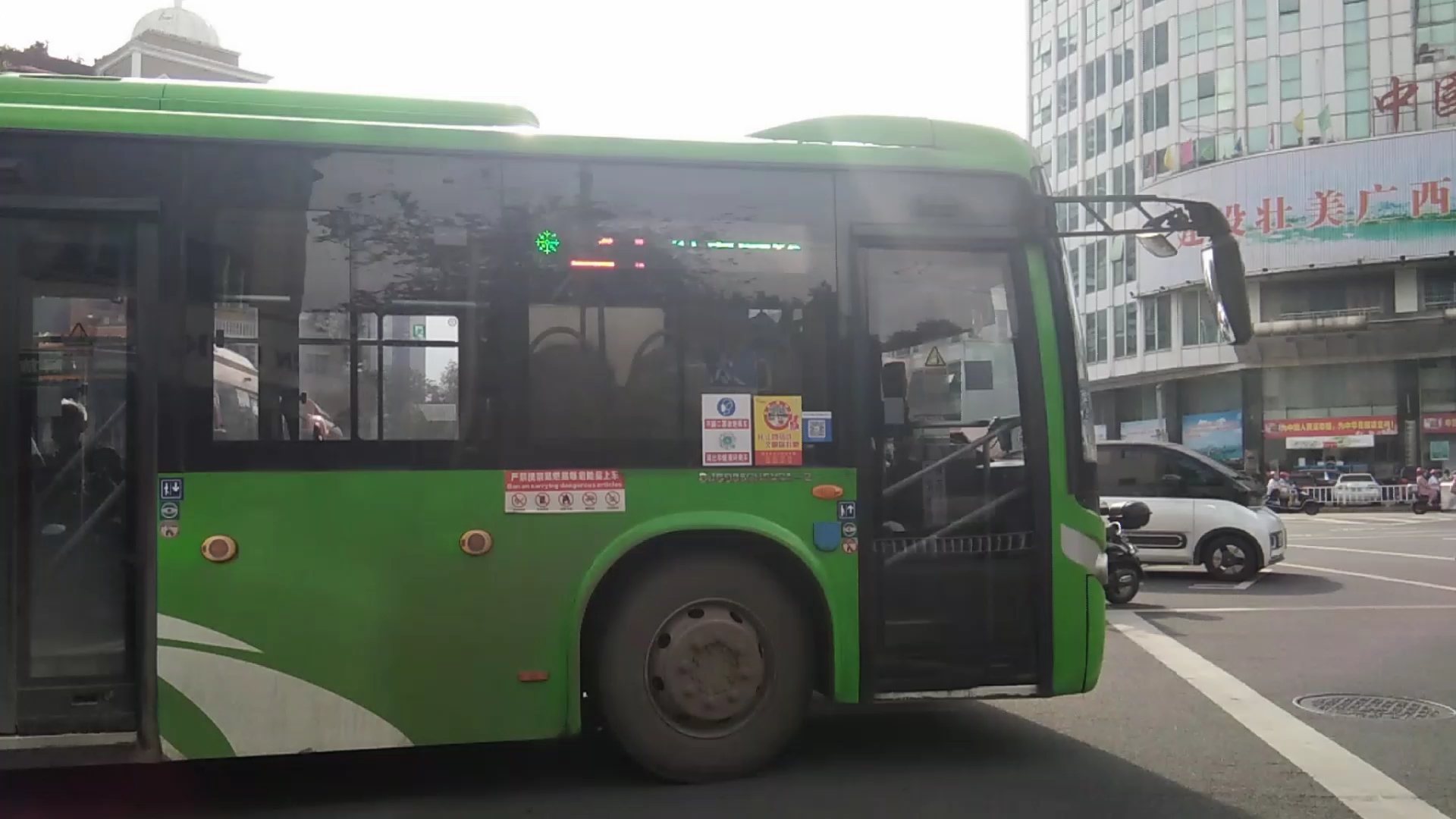 ...21路五一路东→三圲二队→五一路东配车:福田混动9米,中车纯电动...