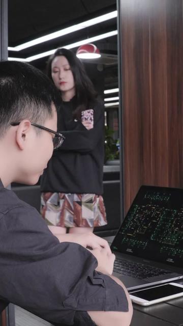 还在熬夜画CAD图?给你看个室内设计,的宝贝,手机就.