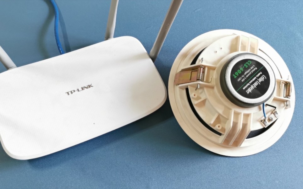 路由器上接一个大喇叭,真能把WiFi信号放大10倍吗?真是大开眼界