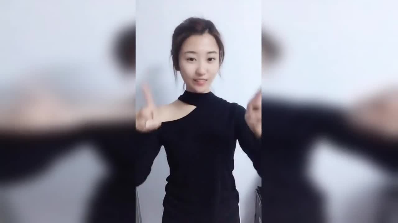 美女表演手势舞,非常简单却很好看,网友妹子需要男朋友吗