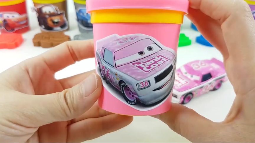 用橡皮泥制作彩色小汽车