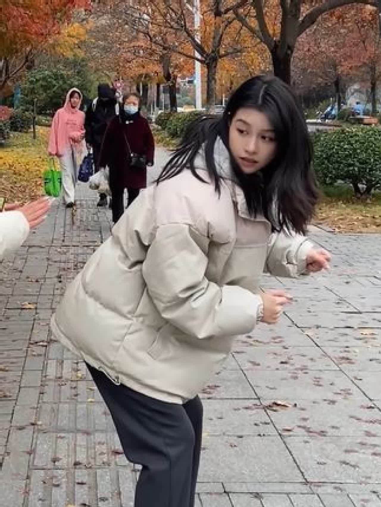 爱她就和她跳阿萨阿萨～#情侣 #情侣日常