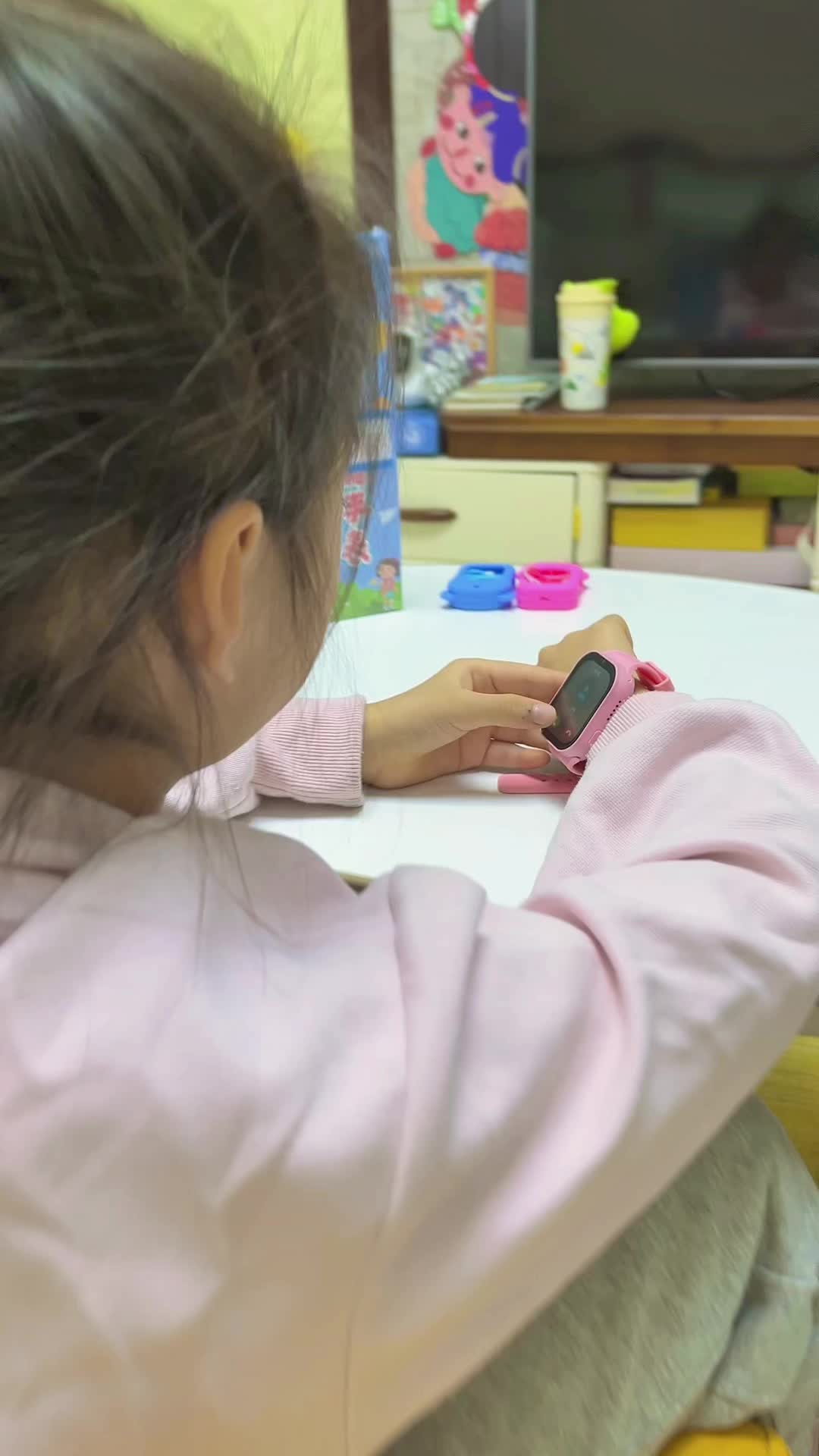 儿童电话手表有这一个就够用了,能定位,能拍照,能视频#宝妈推荐 #带娃...