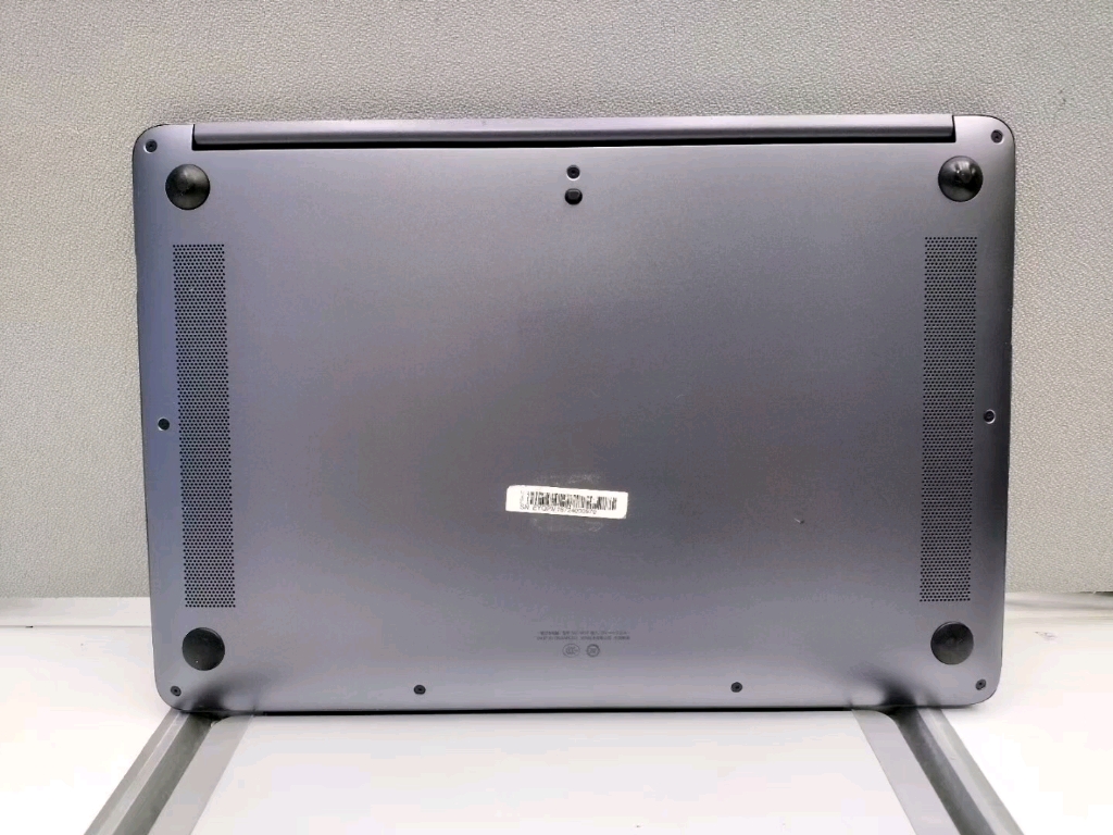 14英寸华为笔记本电脑原装无修轻薄款,VLT-WX0,i5-8代四核,8GB内存...