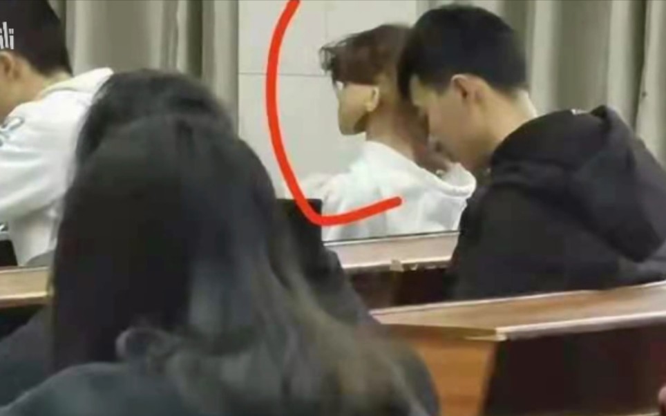 上课老师崩溃的瞬间论长沙理工大学逃课使用人体模型