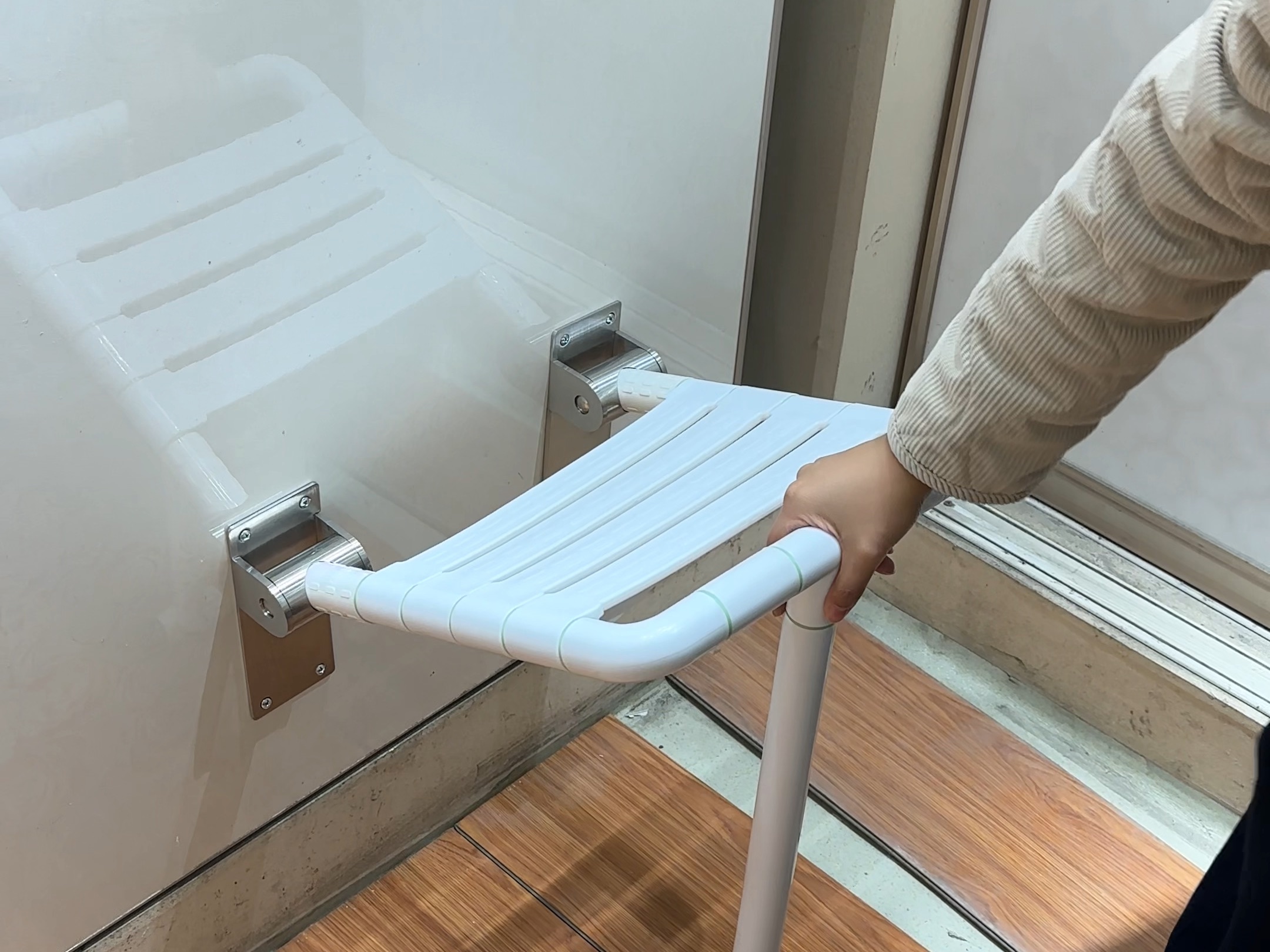 楼梯老人折叠凳浴室卫生间折叠凳#楼梯折叠凳 #淋浴折叠凳 #浴室折叠...