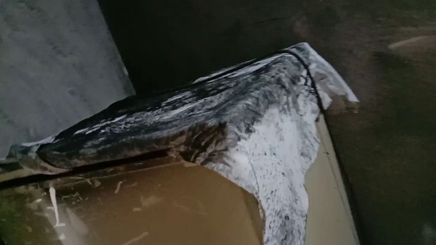 因用电器而引起的室内火灾实拍,真的是触目惊心,希望引以为戒…