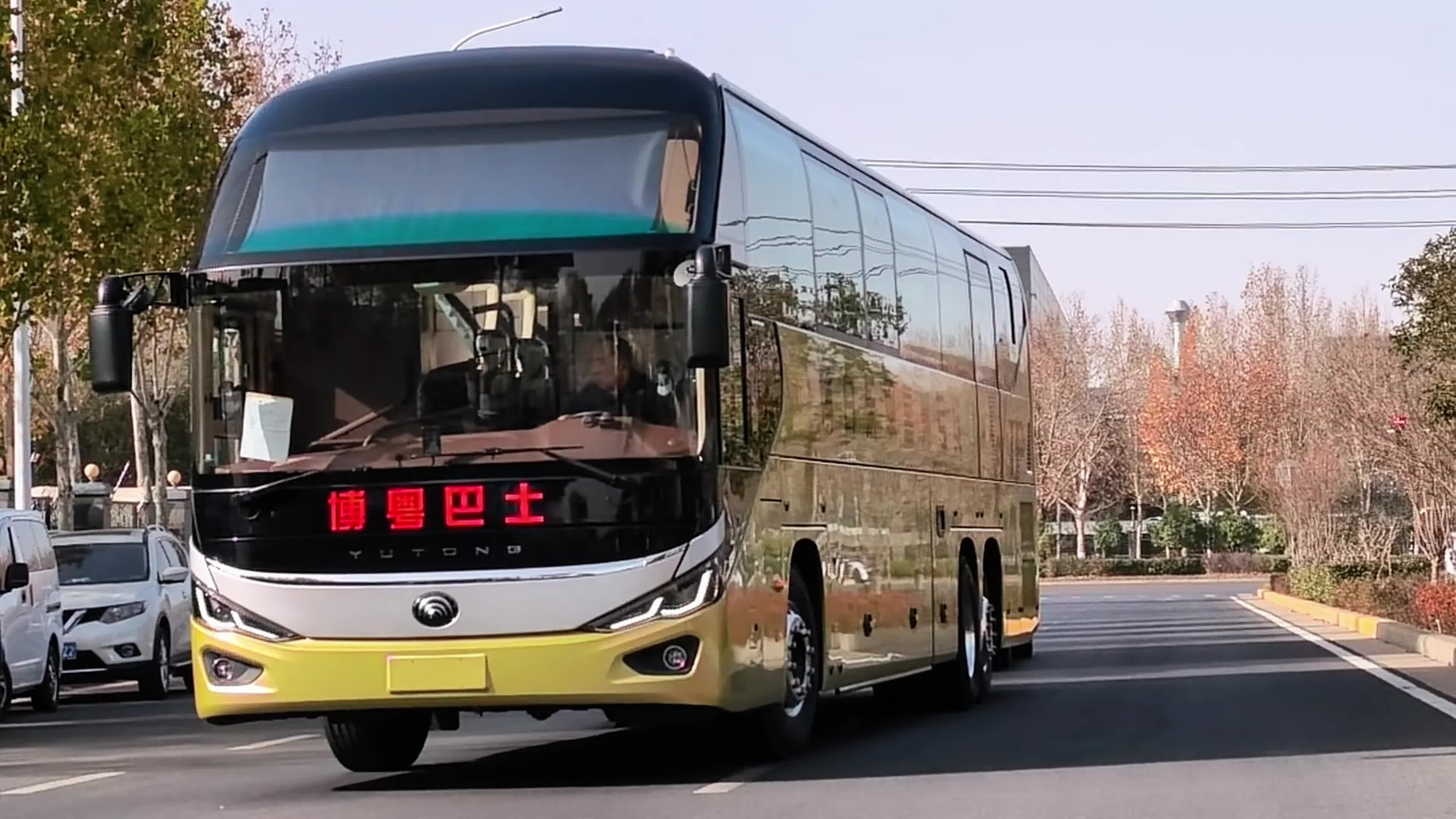 #第一视角 #宇通客车 #宣传正能量 视频有点长来个大合集,车太多了,...