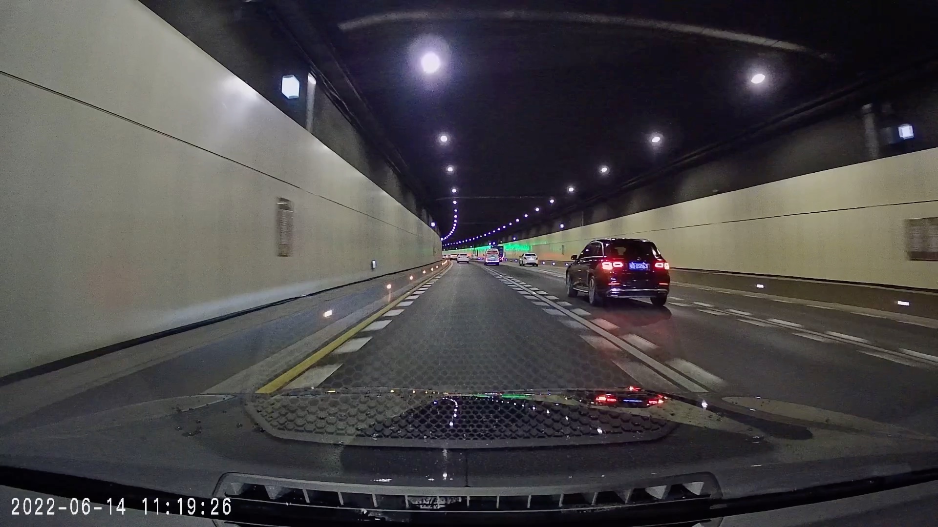 凯路德C1行车记录仪录影实拍,高速道路隧道视频,效果清晰流畅