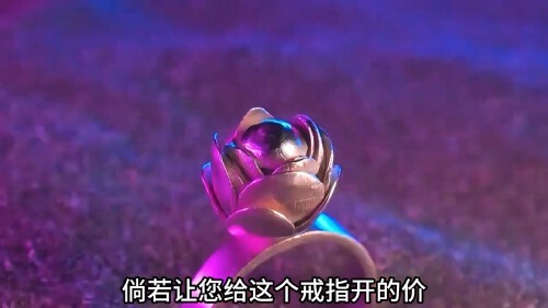 小伙用几个废旧的易拉罐,打造极品花朵戒指,真是变废为宝