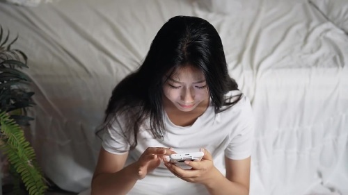 223年全区大学生交通安全宣传品创大赛优秀短视频品展播--珍爱生命...