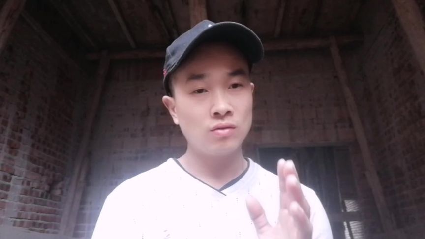 叫你带好口罩有错吗还动手打警察打医务人员,这种人应该怎么处置