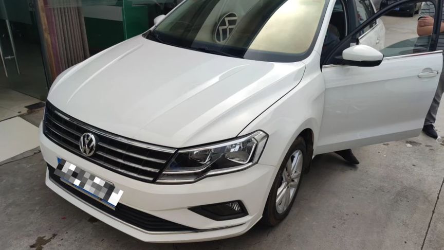 仪表故障码很多,经过我们检查确定就是这个传感器的问题