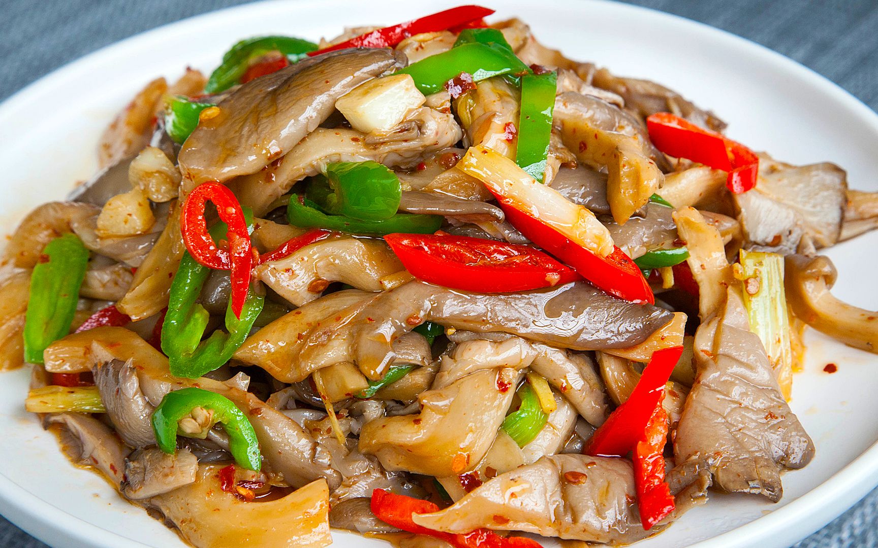 全家人最爱的一道下饭菜,做法简单易学,比吃肉还香