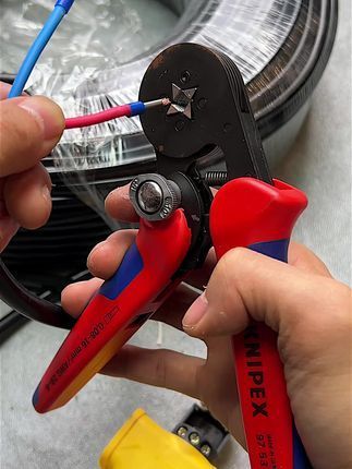 一百米的插板线接线方法 接插板线也是一个技术活,要接好接牢,可不是...