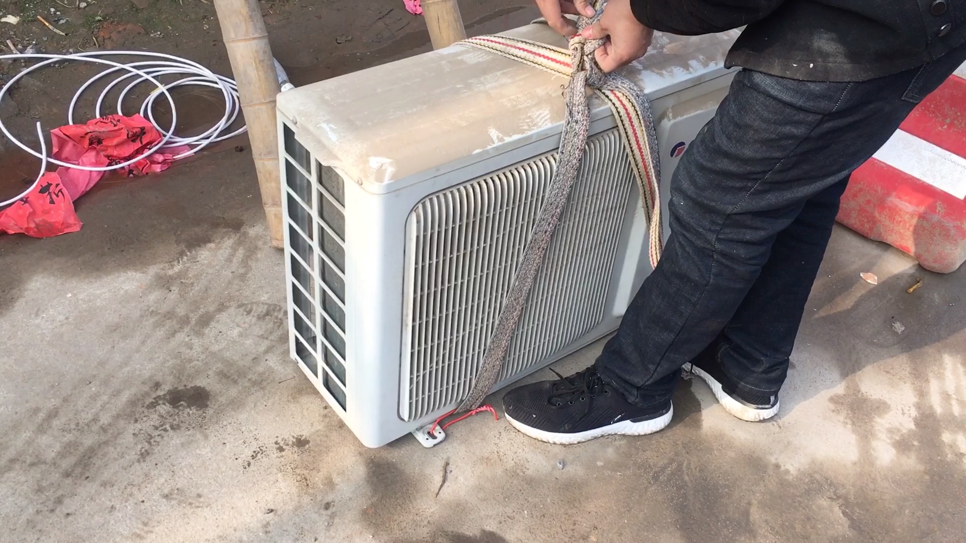 空调拆机收氟利昂全程视频,水电工自己动拆卸省下好几百