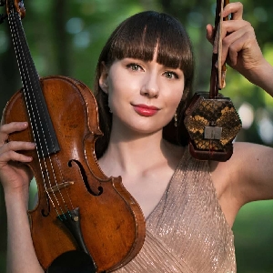 nana_violin拉二胡 