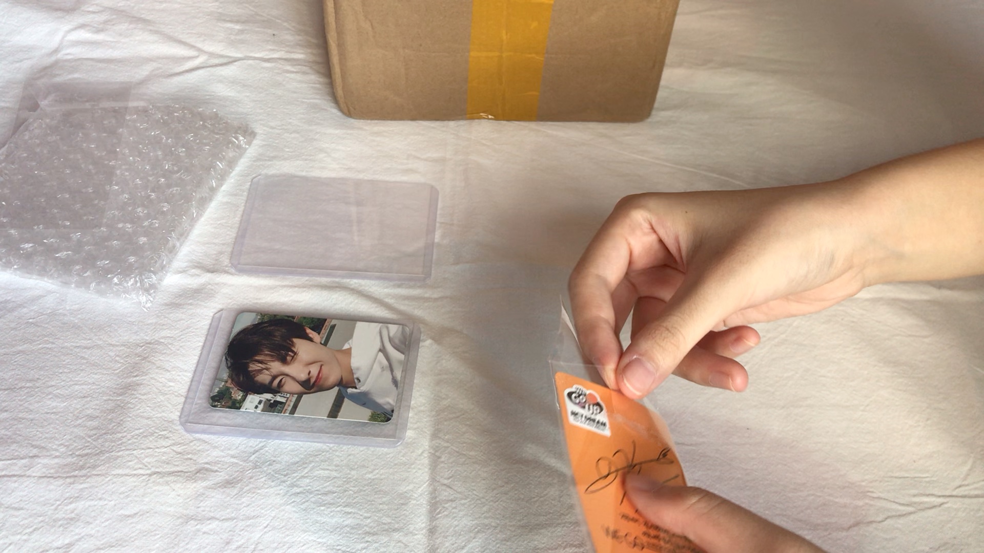 诚心发问开口卡膜如何完美撕开本小心翼翼人还是把小卡弄弯了…