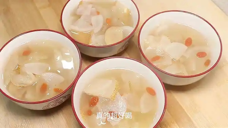 白萝卜和梨放一起煮,香甜营养又好喝,没事做一碗,出锅家人喜欢