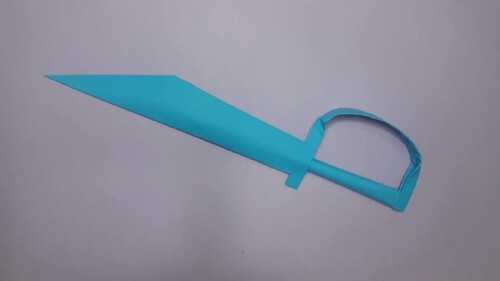 如何用纸折大刀具步骤都在这好玩帅气不伤人