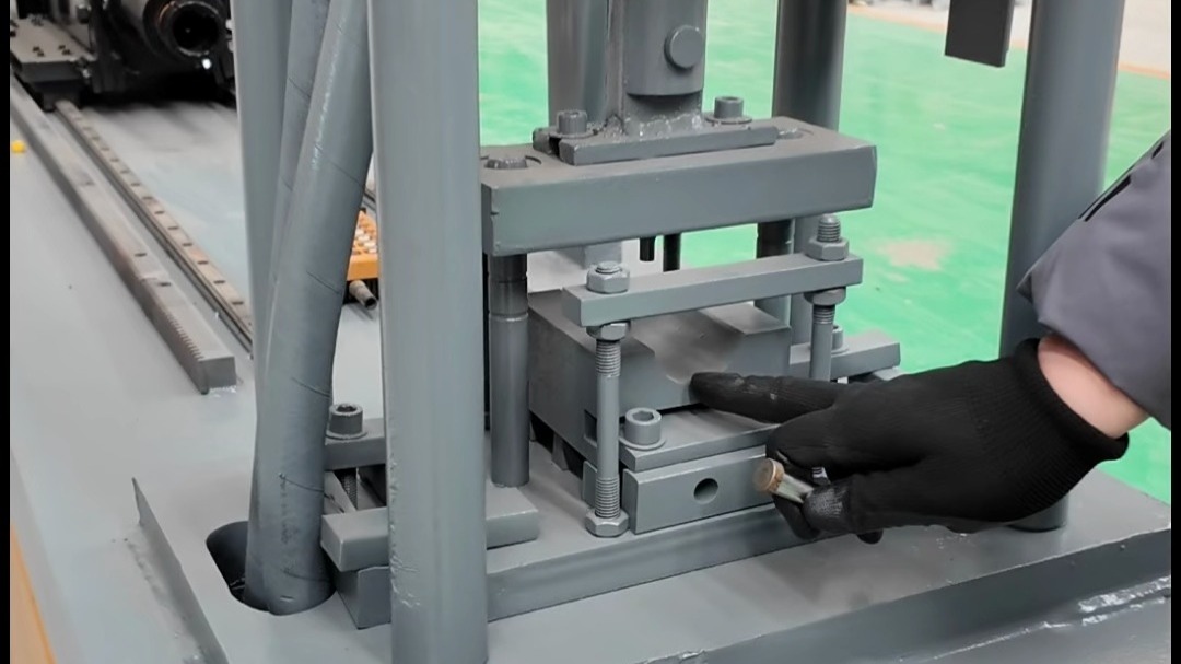 小导管冲孔机打孔机故障一直断冲针该如何处理