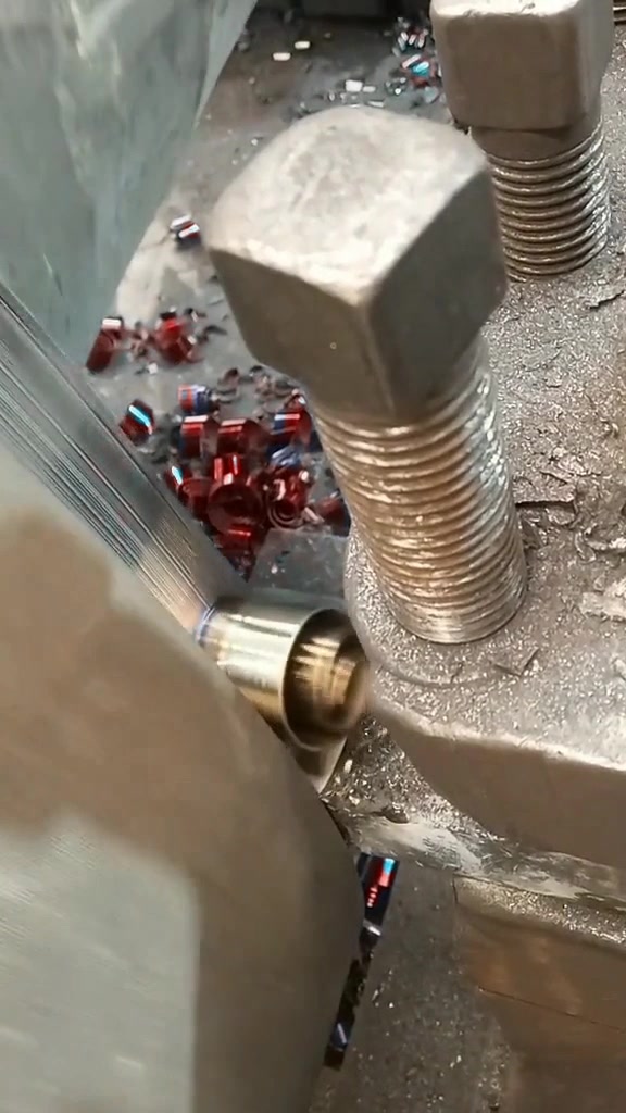 今天让你们见识一下什么叫车床,都来听听车床的心声!