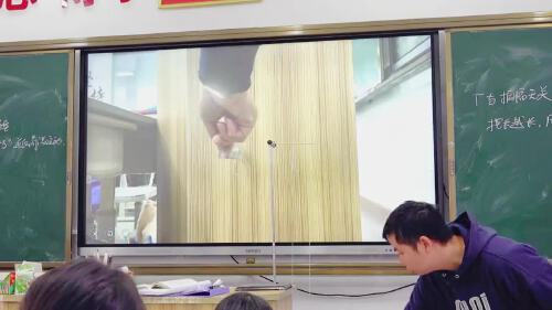 有趣的物理课探究单摆周与什么因素有关?高中物理知识简谐运动
