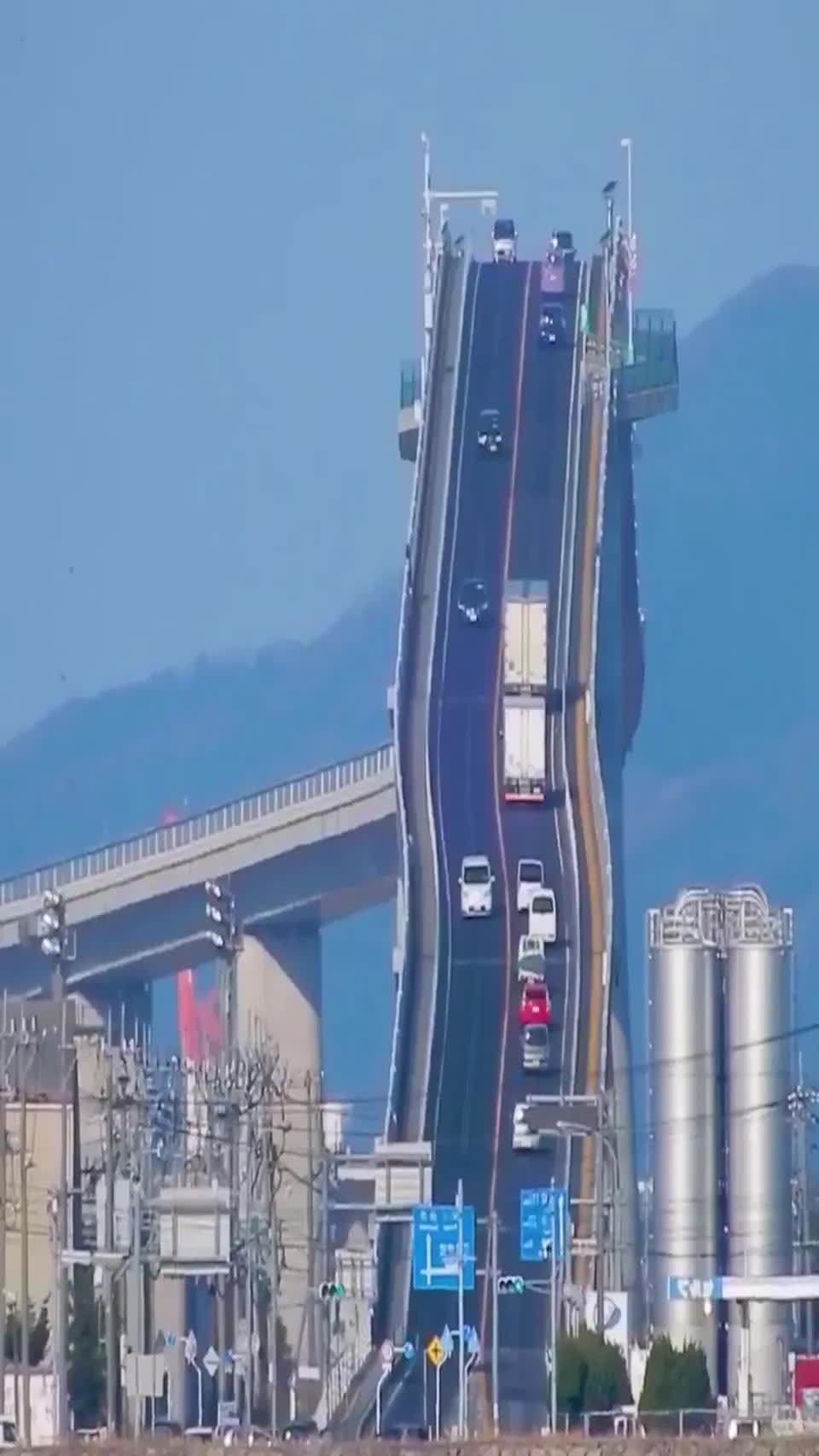 这坡度,比科目二如何?