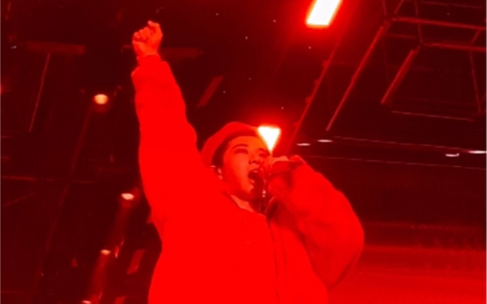 【华晨宇】11.17【斗牛】【拆弹专家】【我管你】v8一排视角 看简介...