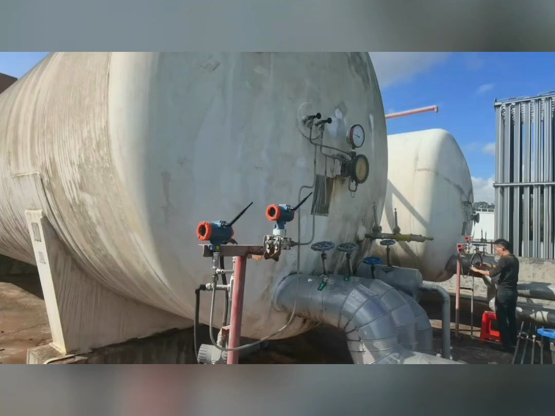 为大型气站安装压力传感器和液位传感器