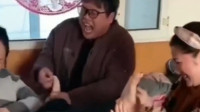 爆笑:诸位姐姐互挠脚底板,这是什么癖好啊