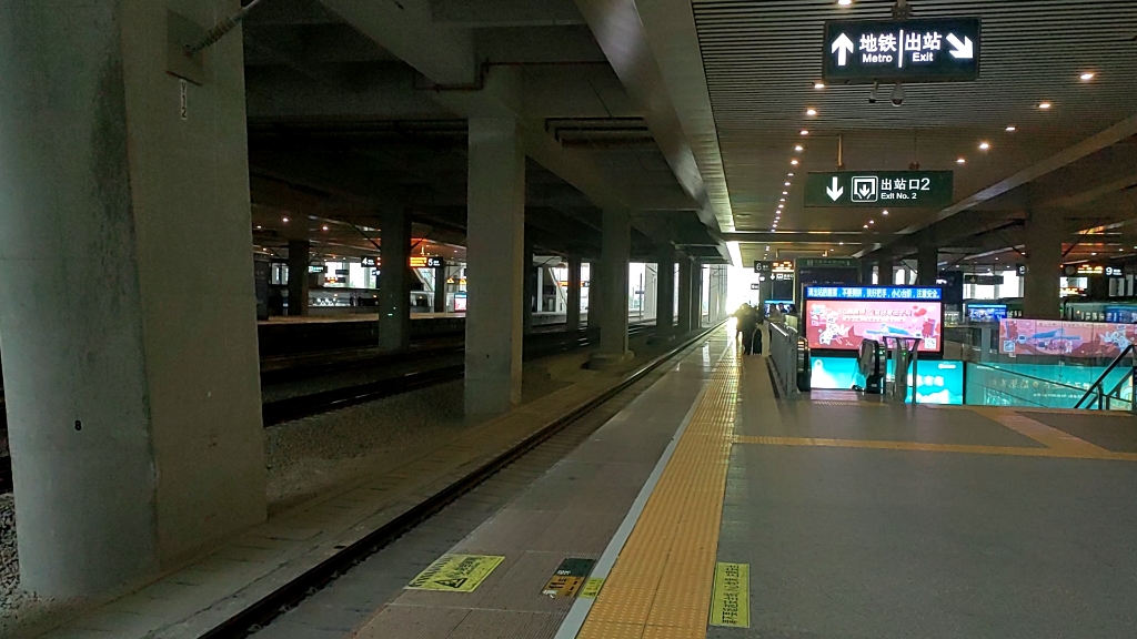D6568(赣州-平潭)进厦门北站,南局福段CRH1A-A-1196担当