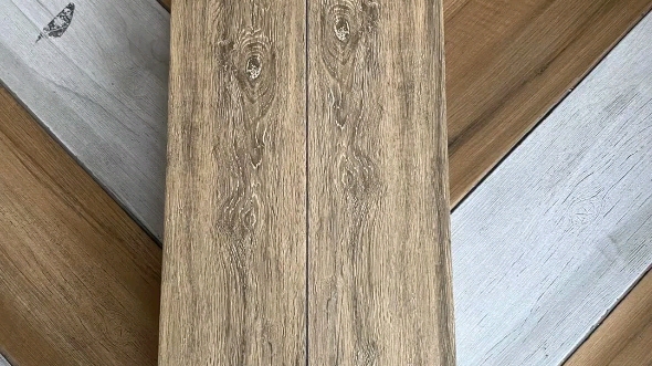 应大家要求,挑选不会翻车的木纹砖地砖,家具装修同铺