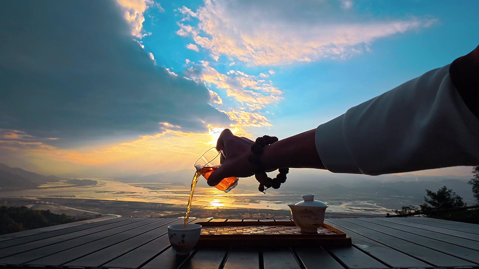 什么是三观; 世界观:认清别人, 人生观:认清自己, 价值观:认清现实。 #茶...