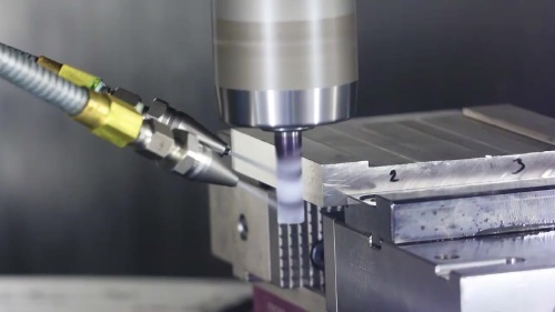 液氮降温真有那么神奇?刀具也能冻得飞起来!